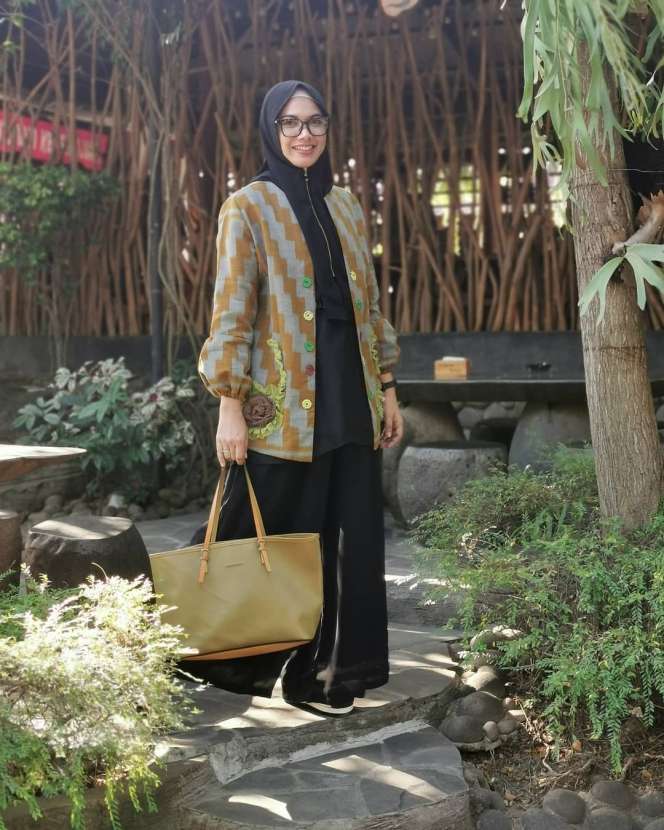 8 Potret Ghea Astrid Gayatri, Dokter Cantik Mantan Istri Ifan Seventeen ... 8 Potret Ghea Astrid Gayatri, Dokter Cantik Mantan Istri Ifan Seventeen ...