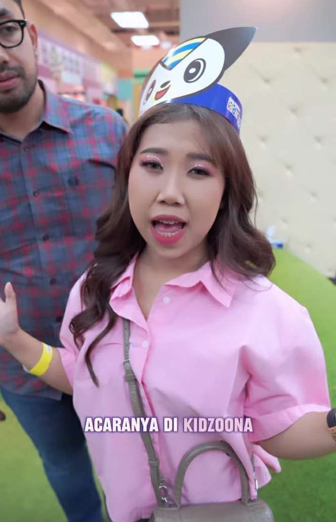 10 Potret Kiky Saputri di Acara Ulang Tahun Kaesang, Tetep Roasting ... 10 Potret Kiky Saputri di Acara Ulang Tahun Kaesang, Tetep Roasting ...
