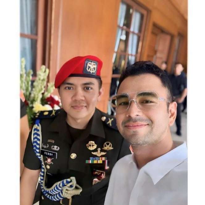7 Potret Mayor Teddy dengan Beberapa Seleb, Sosok Ajudan Viral yang ... 7 Potret Mayor Teddy dengan Beberapa Seleb, Sosok Ajudan Viral yang ...