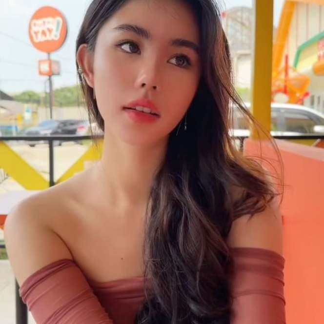 10 Foto Zoe Levana, Selebgram yang Viral karena Gus Zizan dan Busway ... 10 Foto Zoe Levana, Selebgram yang Viral karena Gus Zizan dan Busway ...